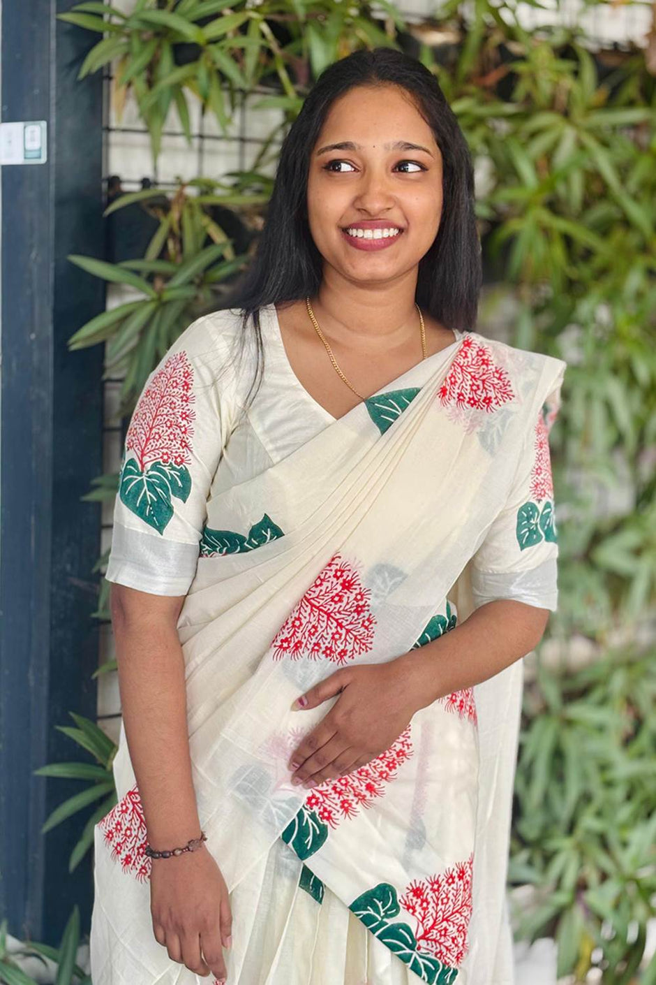 Dhavani Set – Byhand