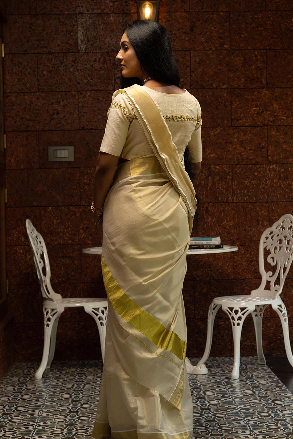 SET-MUNDU / MUNDU-SET – Byhand